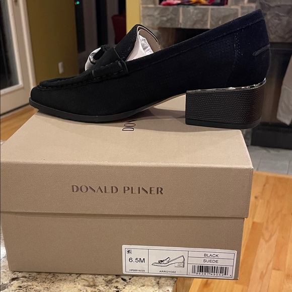 Donald J. Pliner | Shoes | Nwt Donald J Pliner Black Moc Toe Tassel ...